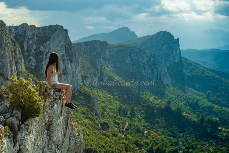 Ruta de la Penya Foradà desde Benissivà, la Vall de Gallinera ...